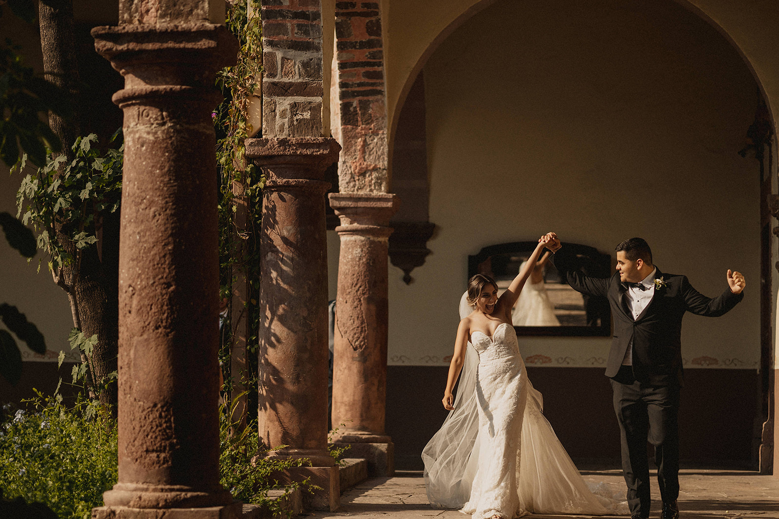 Ceci + Alex - TWB Blog | Todo para tu Boda: Proveedores, Lugares y Consejos